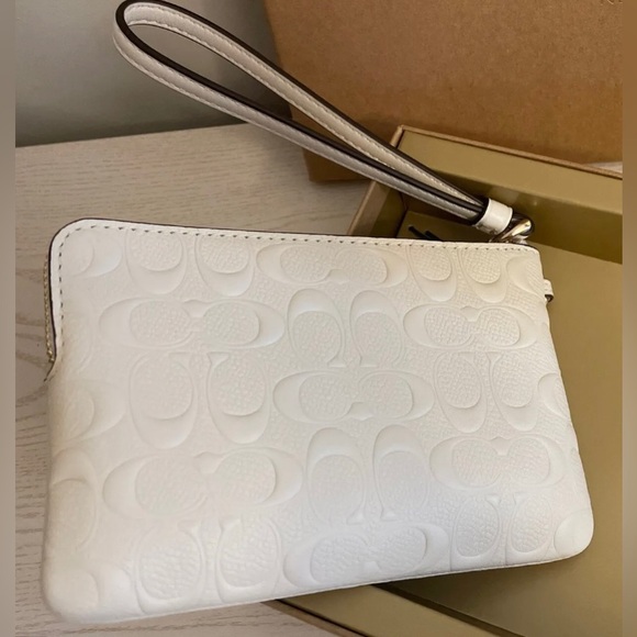 Coach | Bags | Coach Corner Wristlet White Signature Leather New 95 ...